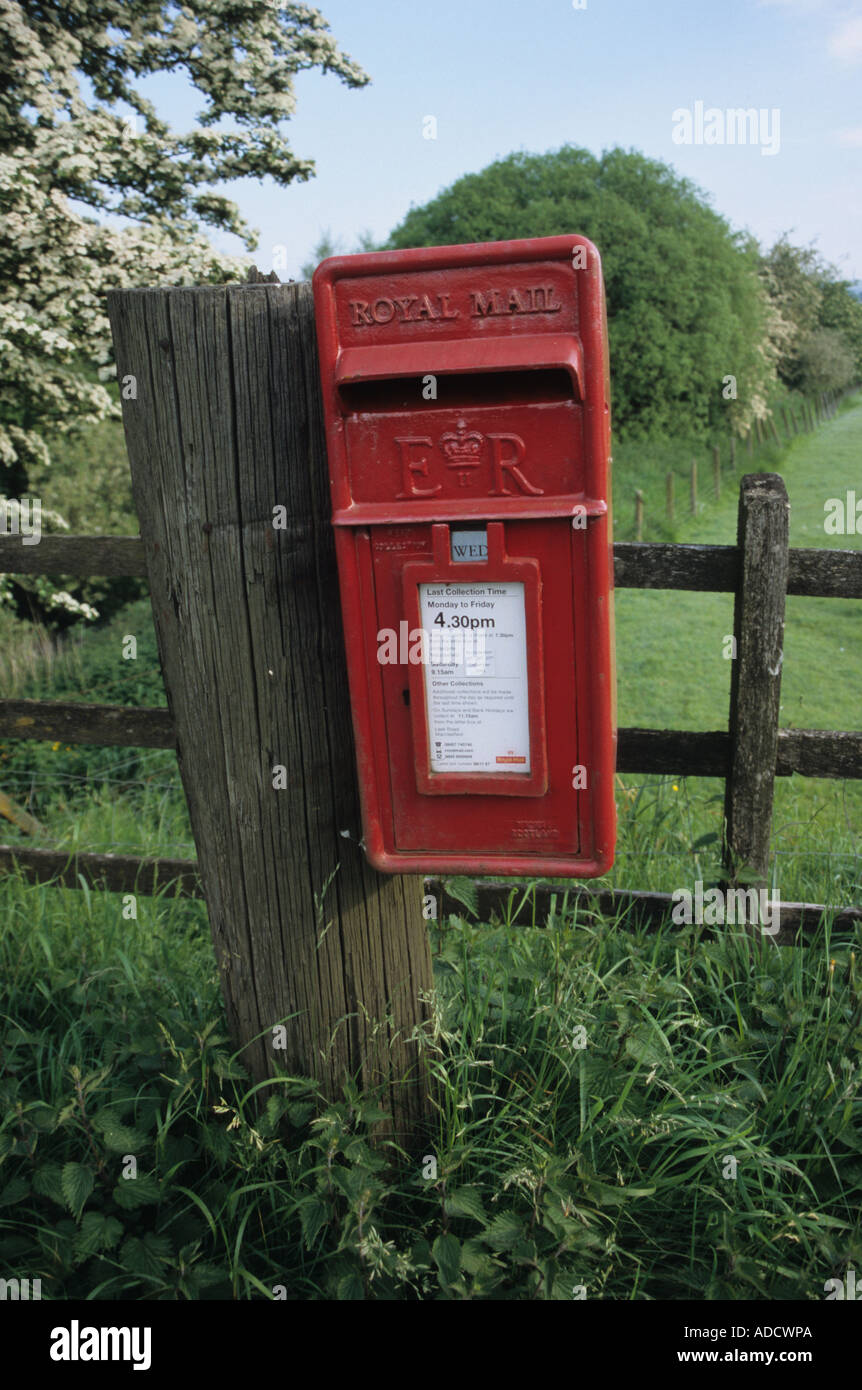 British Post Box Stock Photo - Alamy