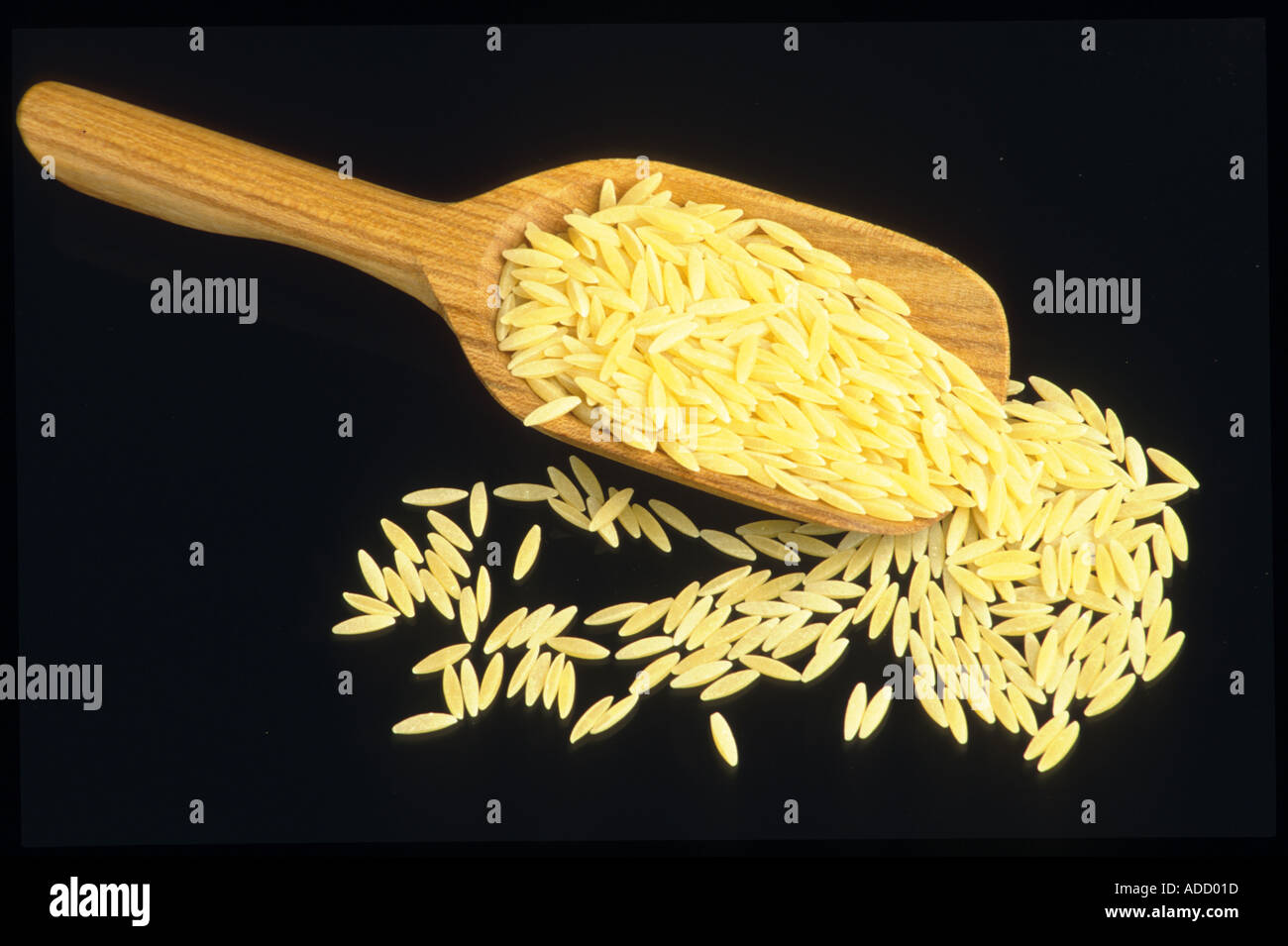 food foods pasta noodles italian risoni Stock Photo - Alamy