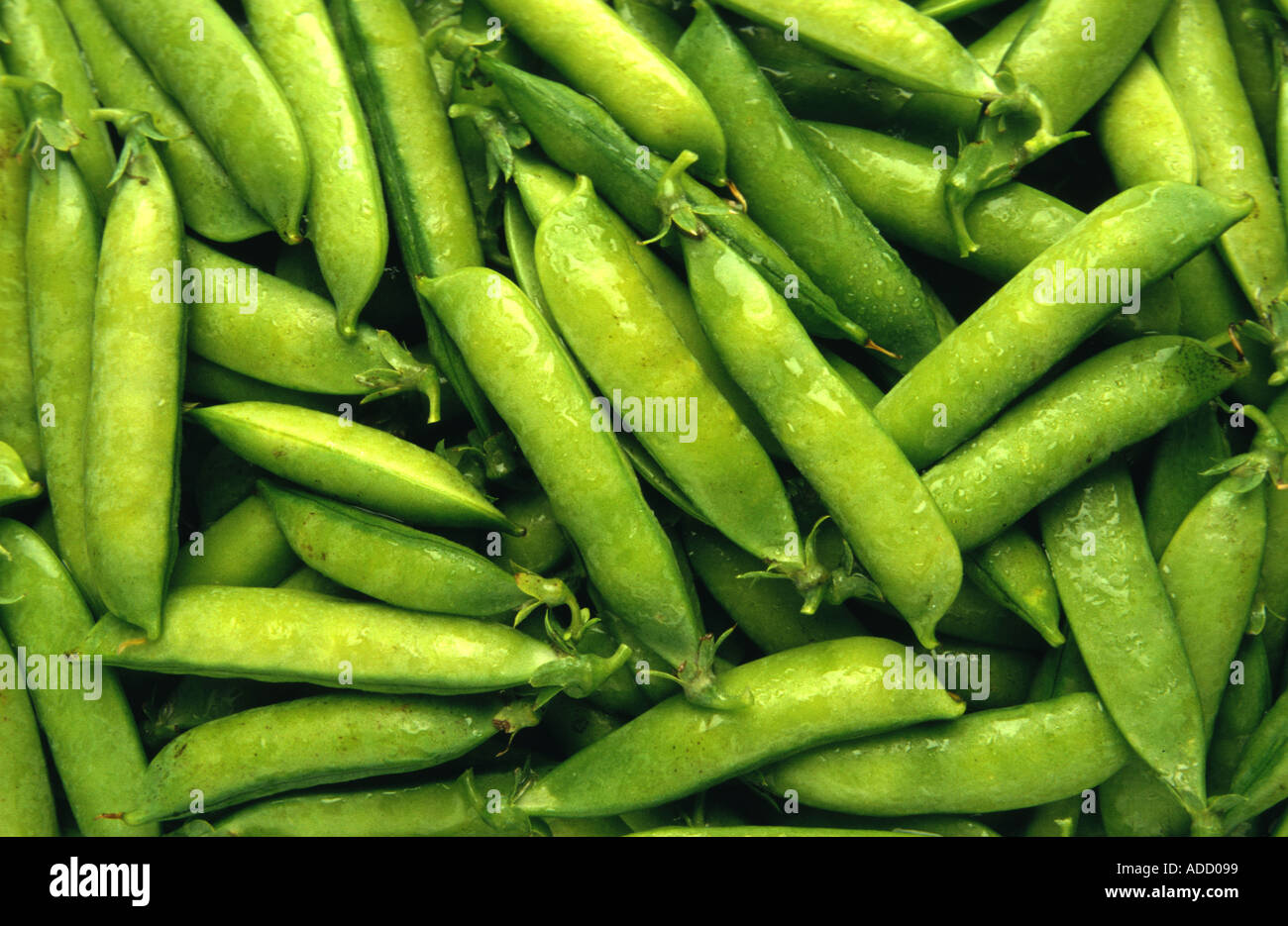 food vegetable green peas Stock Photo - Alamy