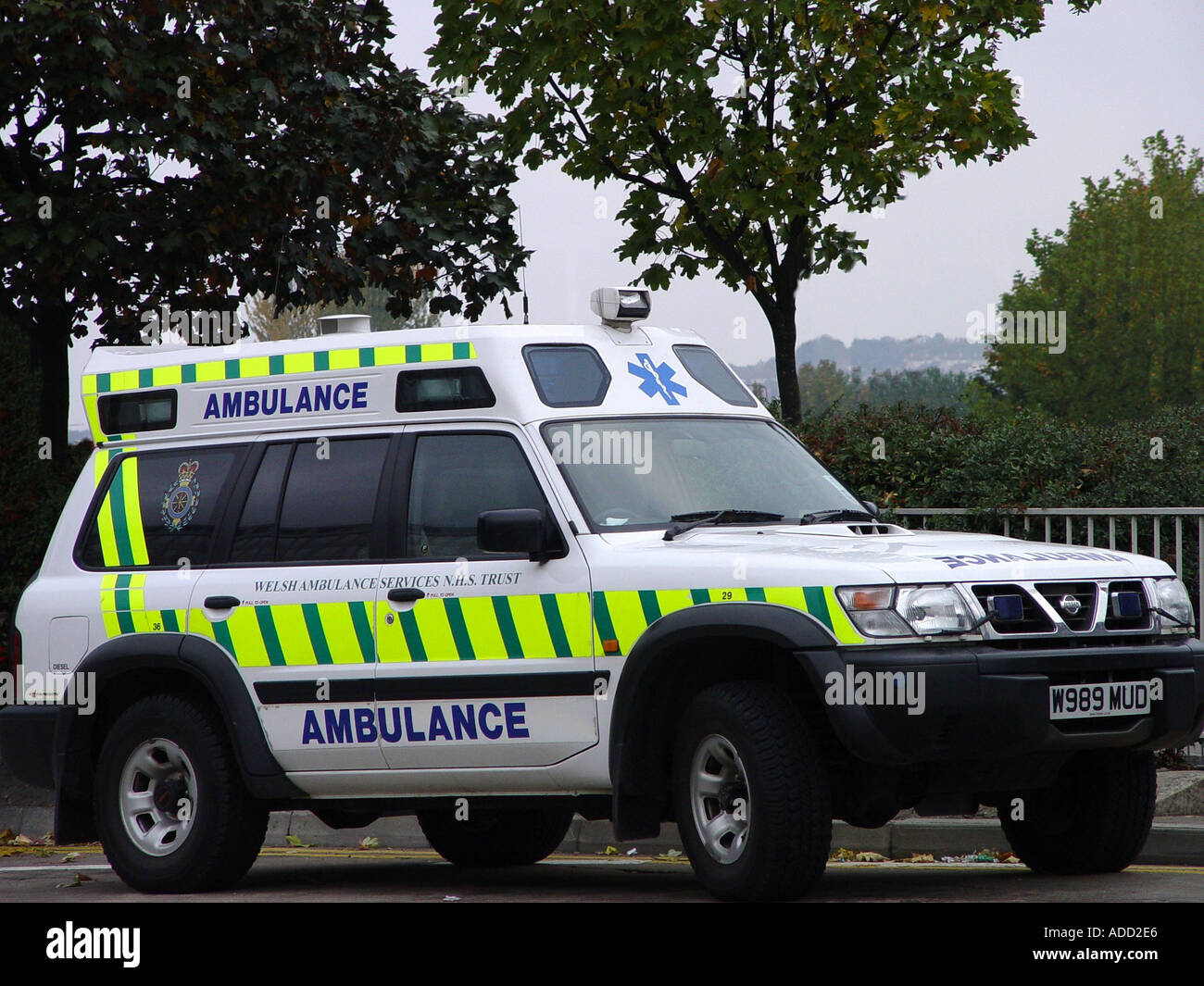 Welsh ambulance service paramedic hi-res stock photography and images ...