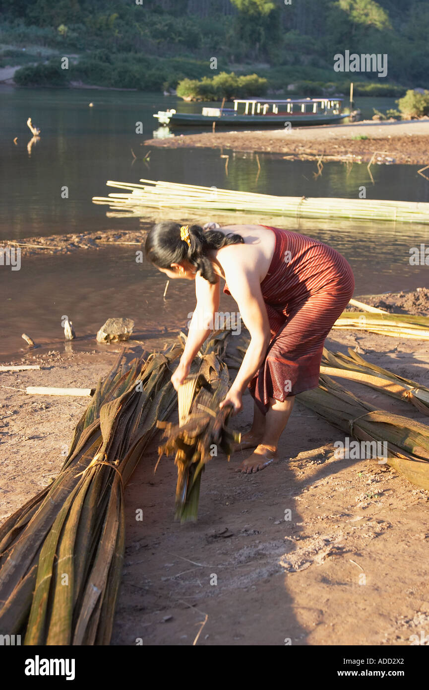 Pull pulling drag dragging hi-res stock photography and images - Alamy