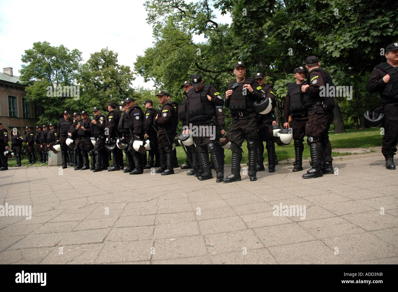 Police officers delegated to protecting 'Equality Parade' in Warsaw ...
