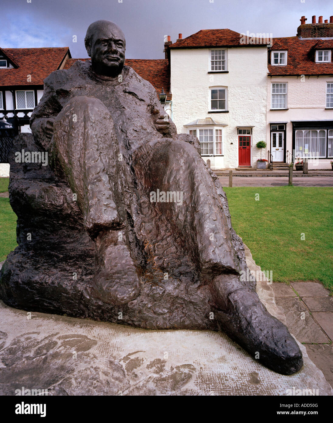 Statue of Sir Winston Churchill, Westerham Village Green, Kent, England ...
