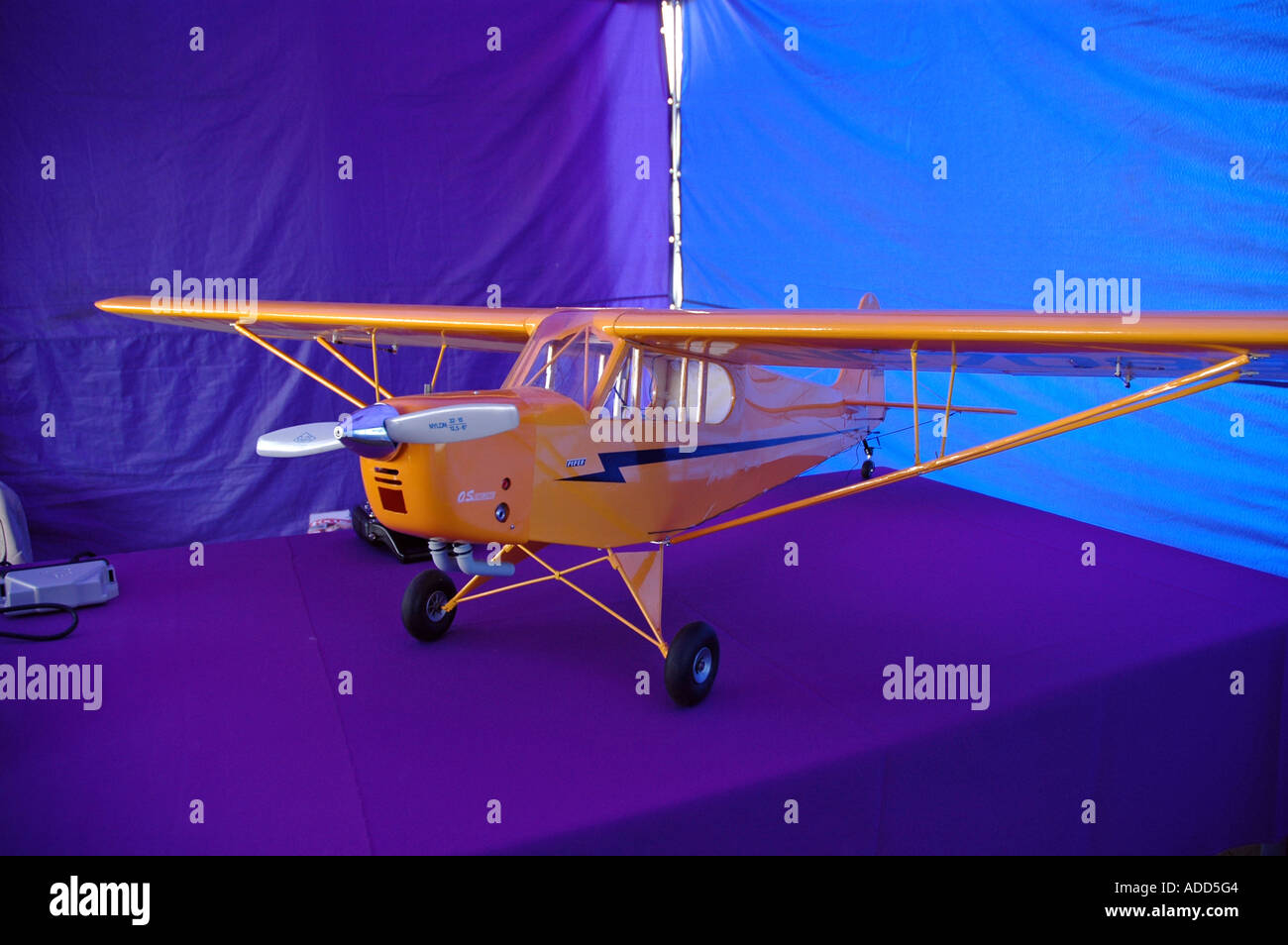 Airplane kite hi-res stock photography and images - Alamy