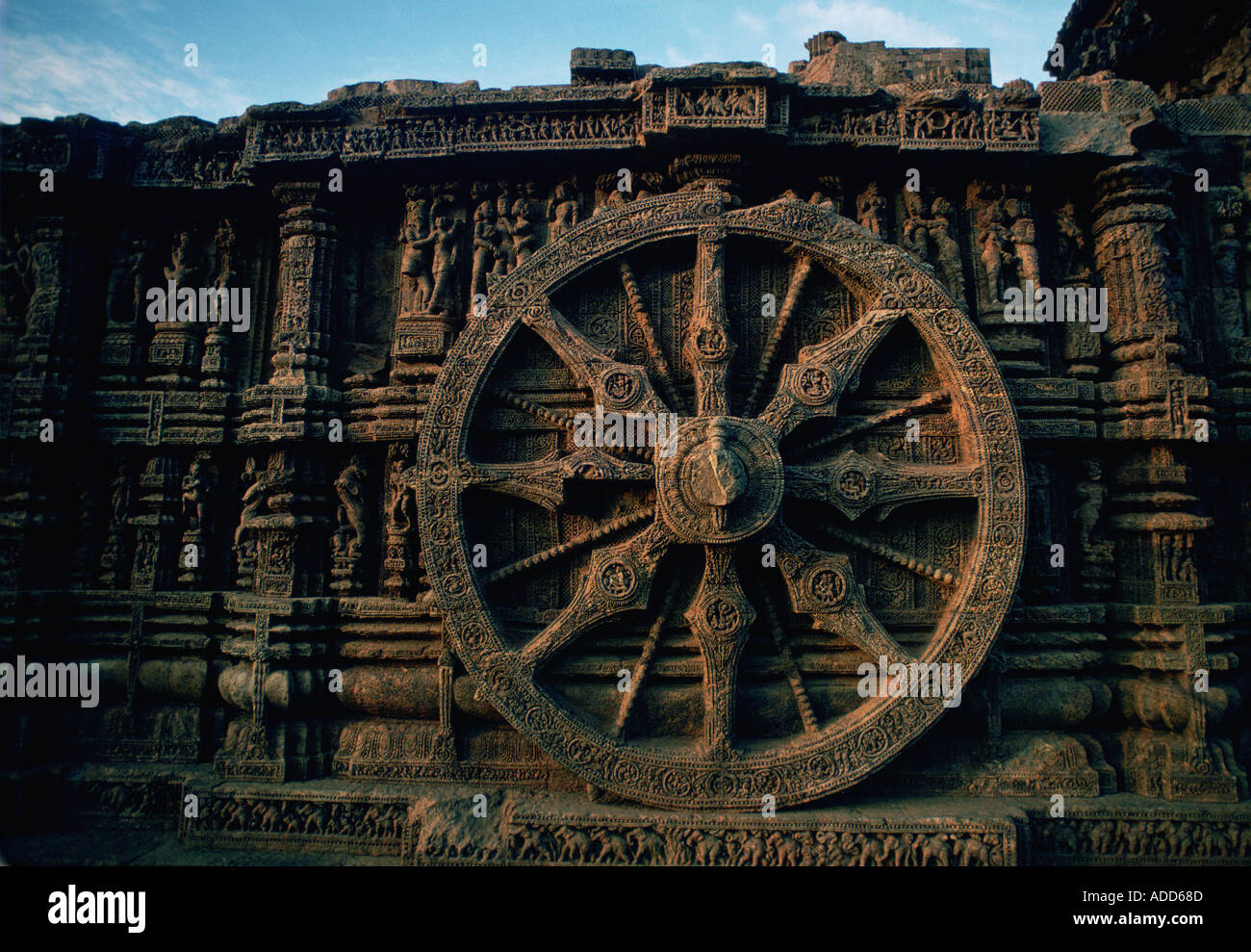 Konark temple sculptures hi-res stock photography and images - Alamy