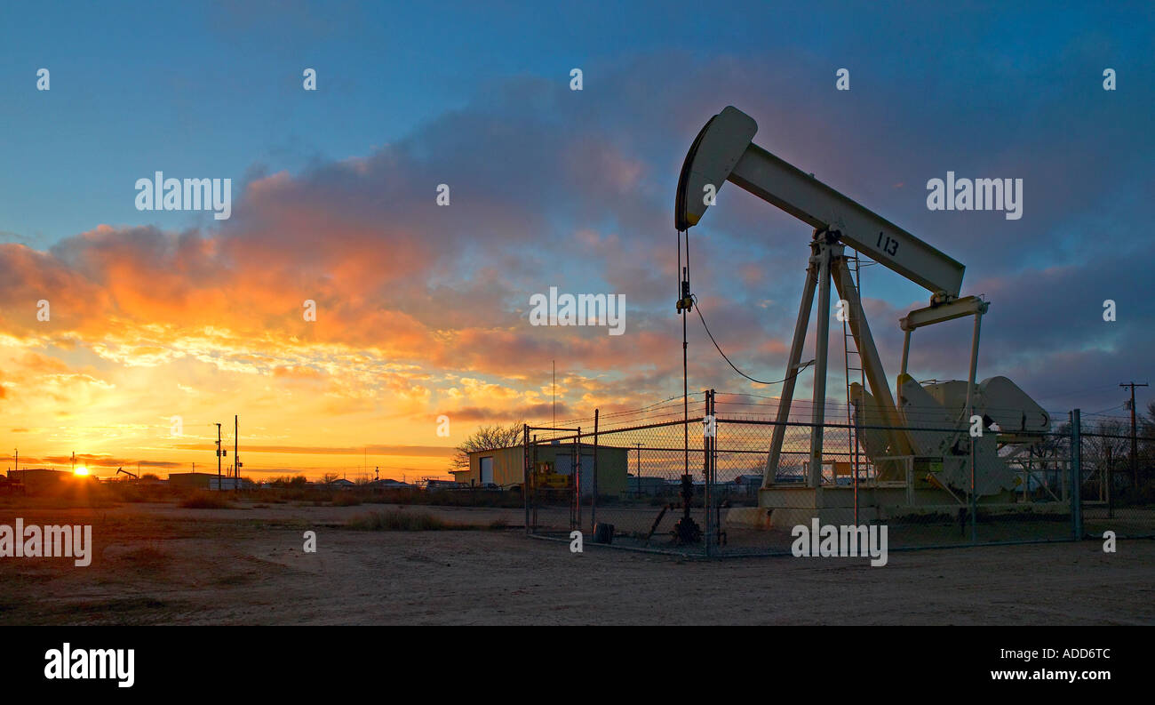 Oil well pump at sunset Odessa Texas Stock Photo - Alamy