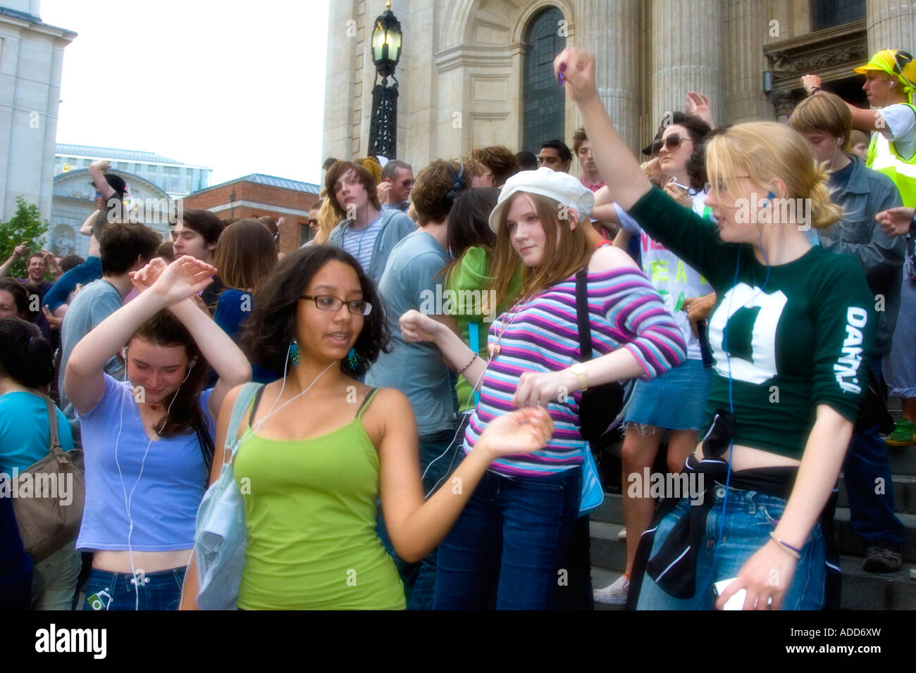 Mobile Clubbing event St Pauls Cathedral London 18th July 2007 Stock ...