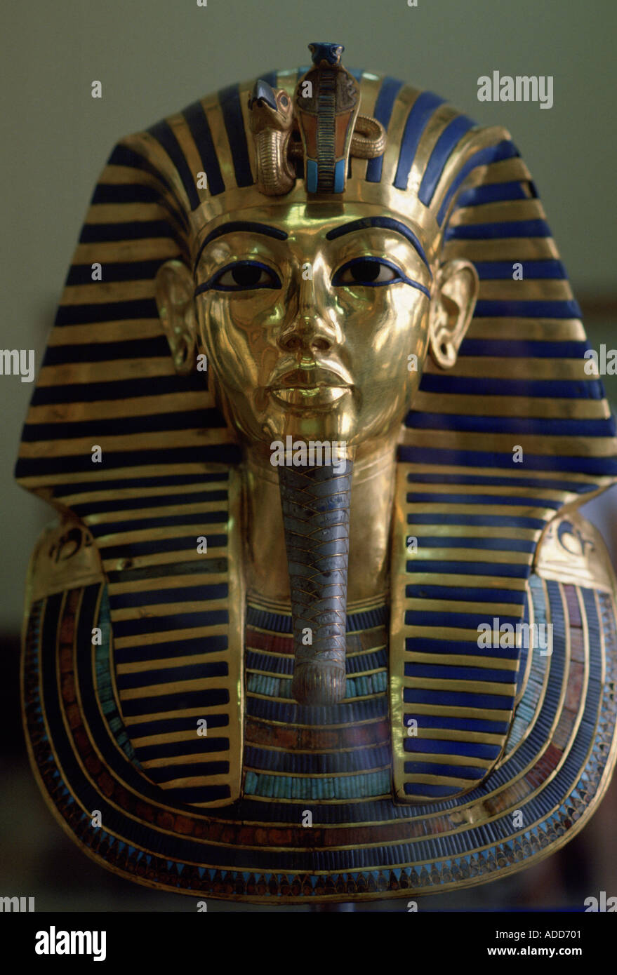 Treasures of tutankhamun hi-res stock photography and images - Alamy