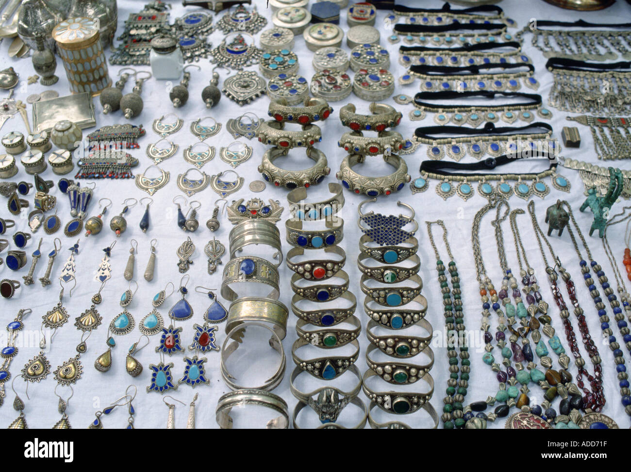 Silver jewels hi-res stock photography and images - Alamy