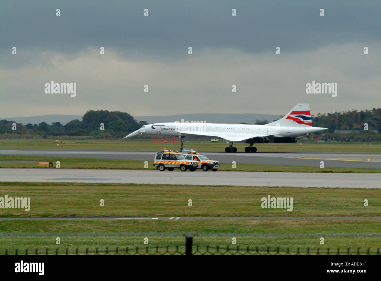 Concorde plane landing hi-res stock photography and images - Alamy
