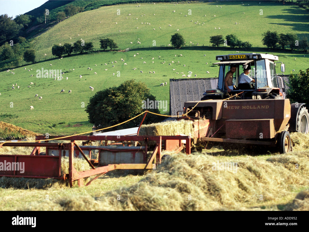 Farmer lunch field uk hi-res stock photography and images - Alamy