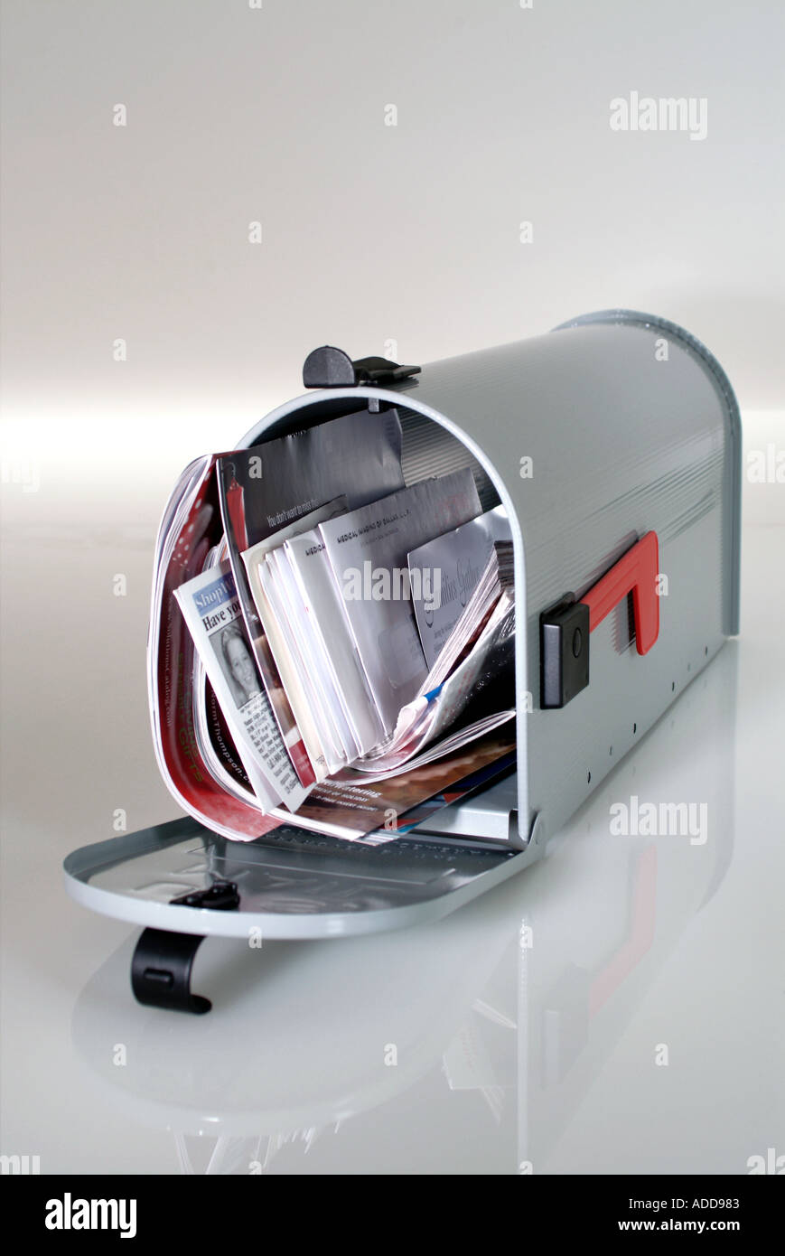 Overflowing mailbox hi-res stock photography and images - Alamy