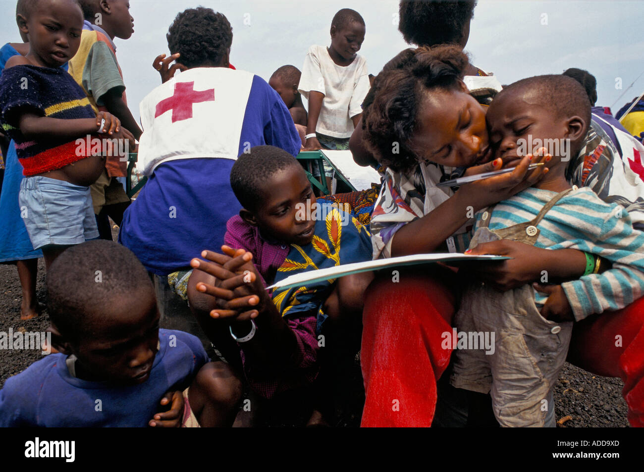 War child crying hi-res stock photography and images - Alamy