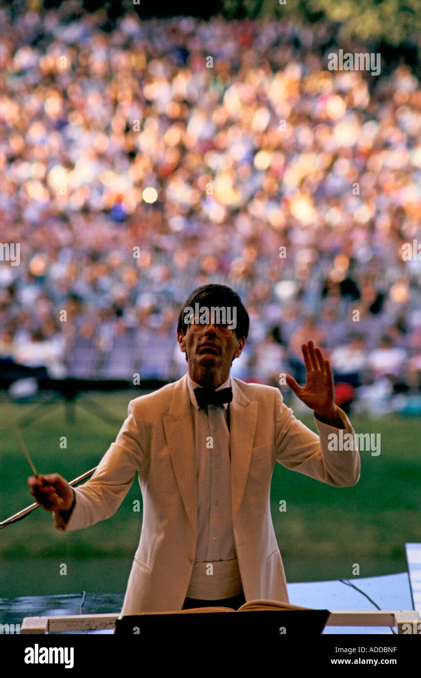 Outdoor concert classical crowd hi-res stock photography and images - Alamy