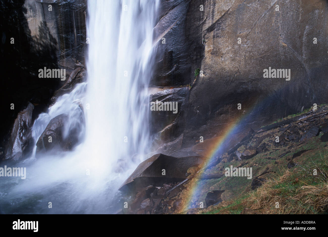 Rainbow waterfalls yosemite national park hi-res stock photography and ...