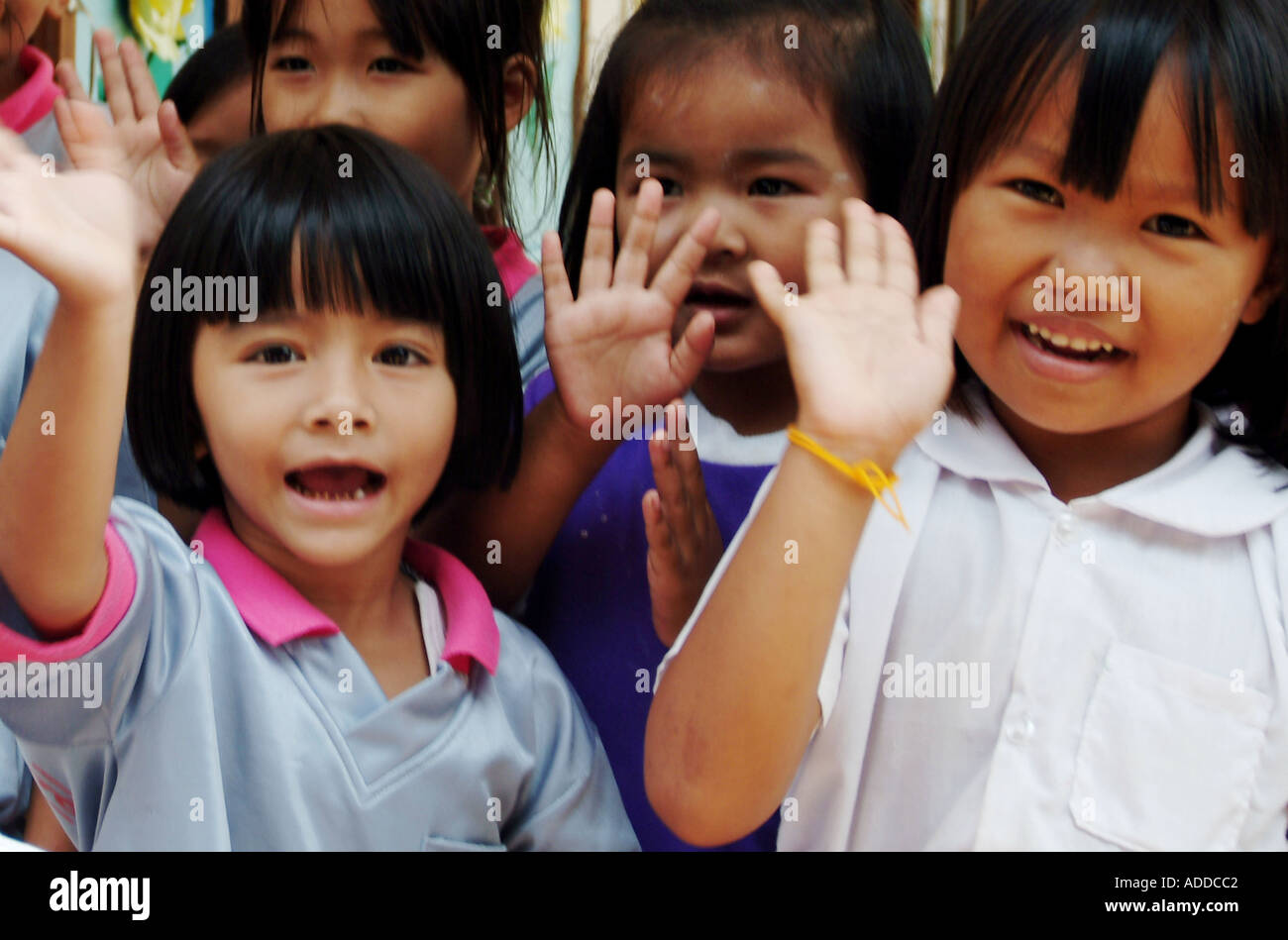 Kids waving bye hi-res stock photography and images - Alamy