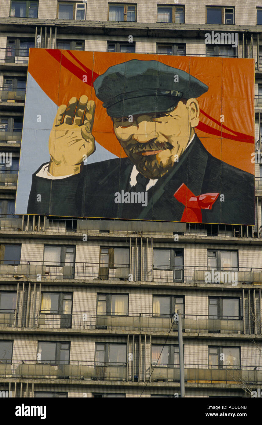 Smile lenin hi-res stock photography and images - Alamy