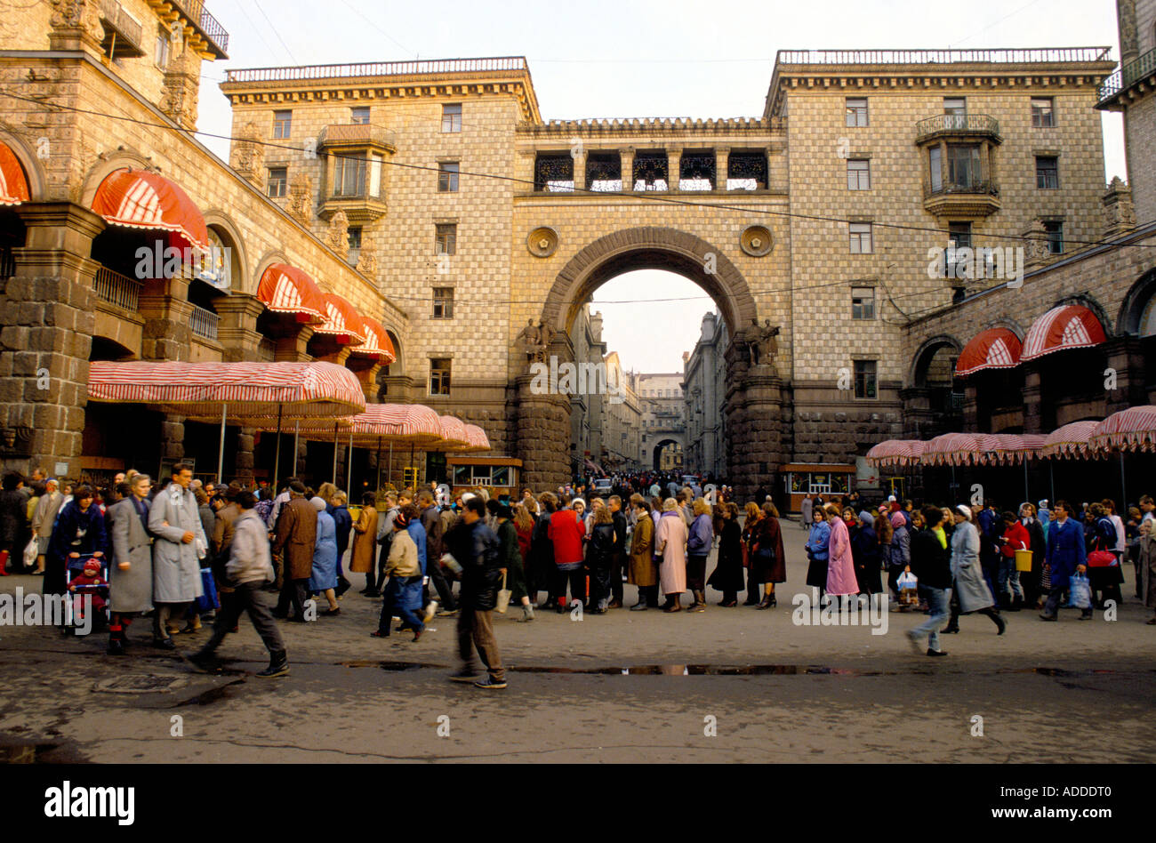 Queues of people colour hi-res stock photography and images - Alamy