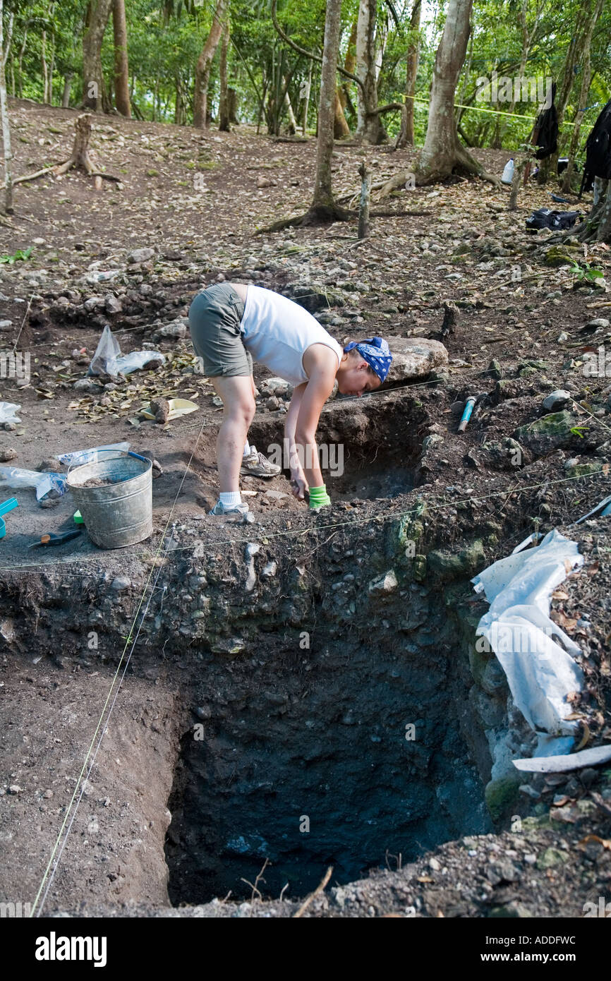 Student Volunteers on Archaeological Dig in Belize Stock Photo - Alamy