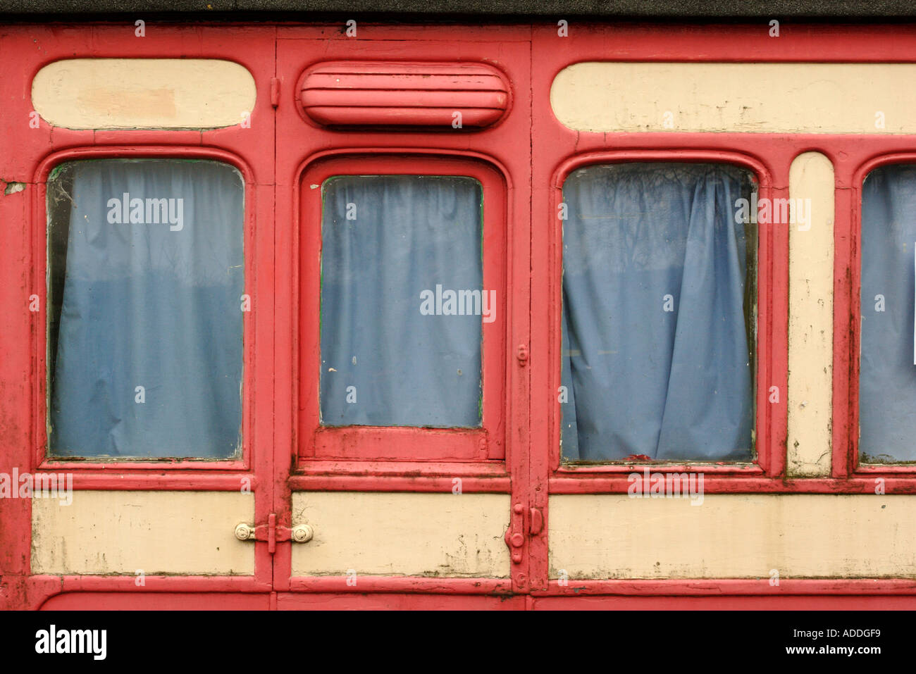 Carriage window curtains hi-res stock photography and images - Alamy