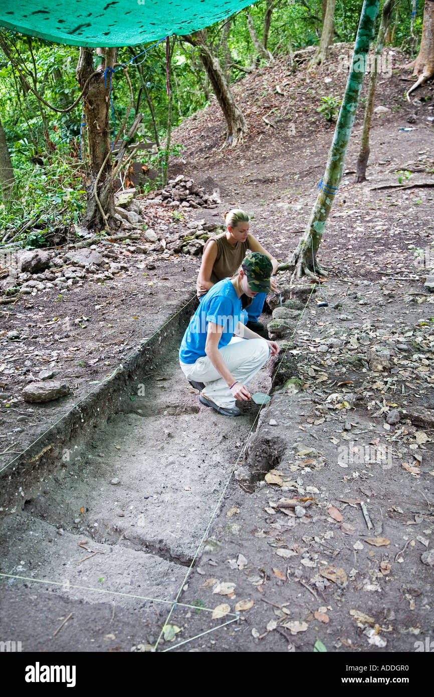 Student Volunteers on Archaeological Dig in Belize Stock Photo - Alamy