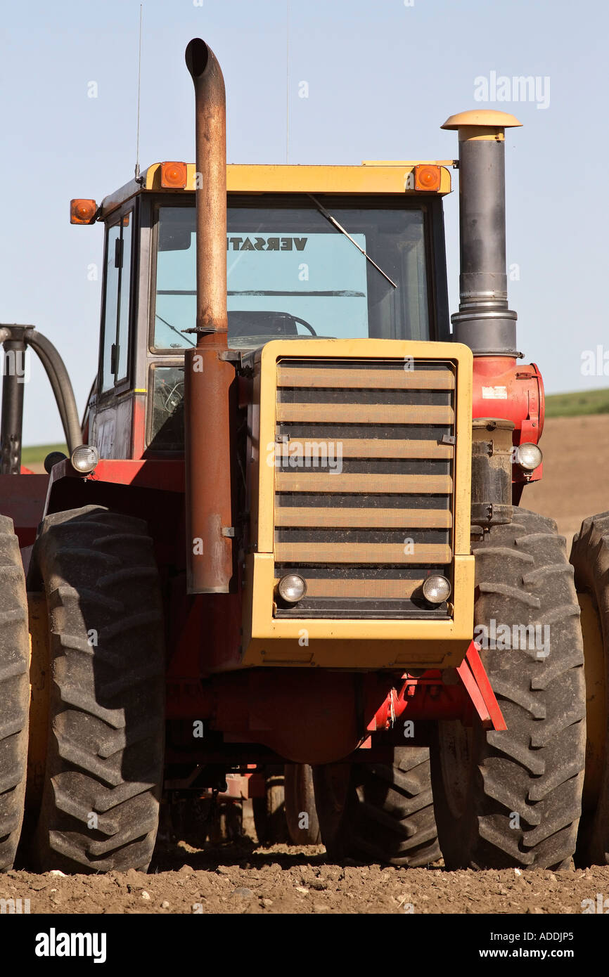 Wheeled tractor hi-res stock photography and images - Alamy