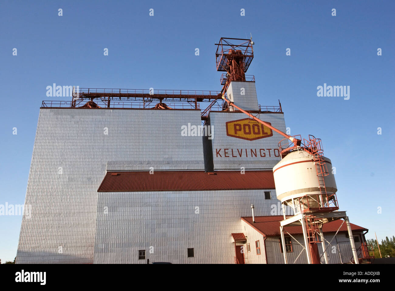 Pool Grain Elevator at Kelvington in scenic Saskatchewan, Canada Stock ...