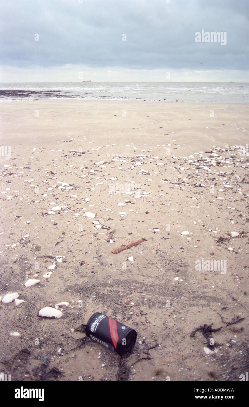 Kent beach pollution hi-res stock photography and images - Alamy