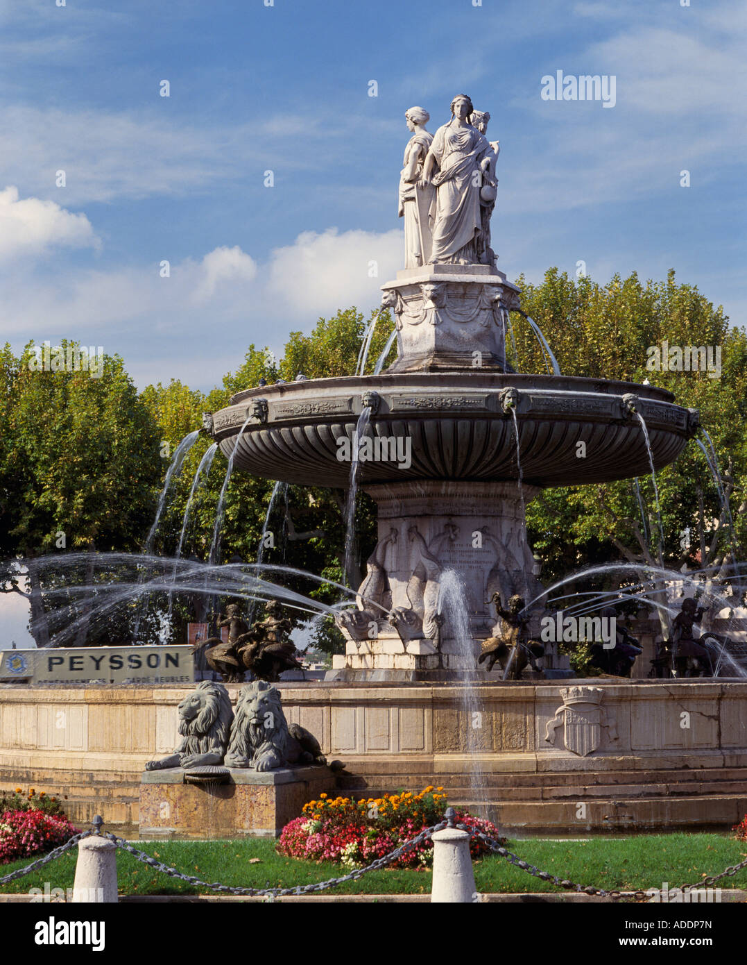 Fontaine la rotonde in hi-res stock photography and images - Alamy
