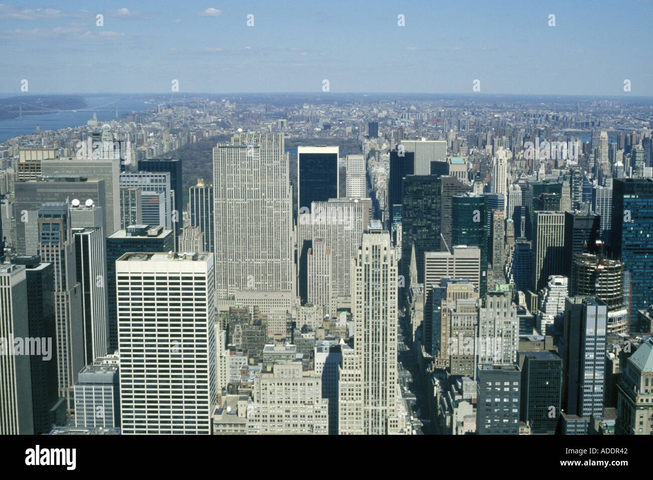 A view of southern Manhattan from the Empire State Building in New York ...