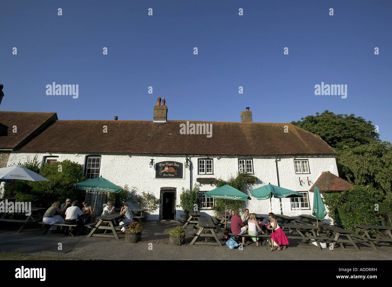 English Ale Country Pub High Resolution Stock Photography and Images ...