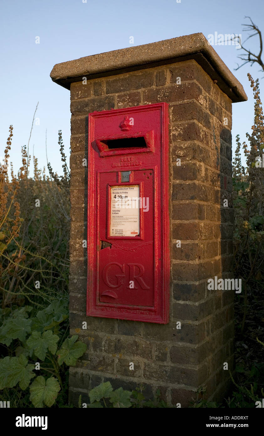 Sending a traditional letter hi-res stock photography and images - Alamy