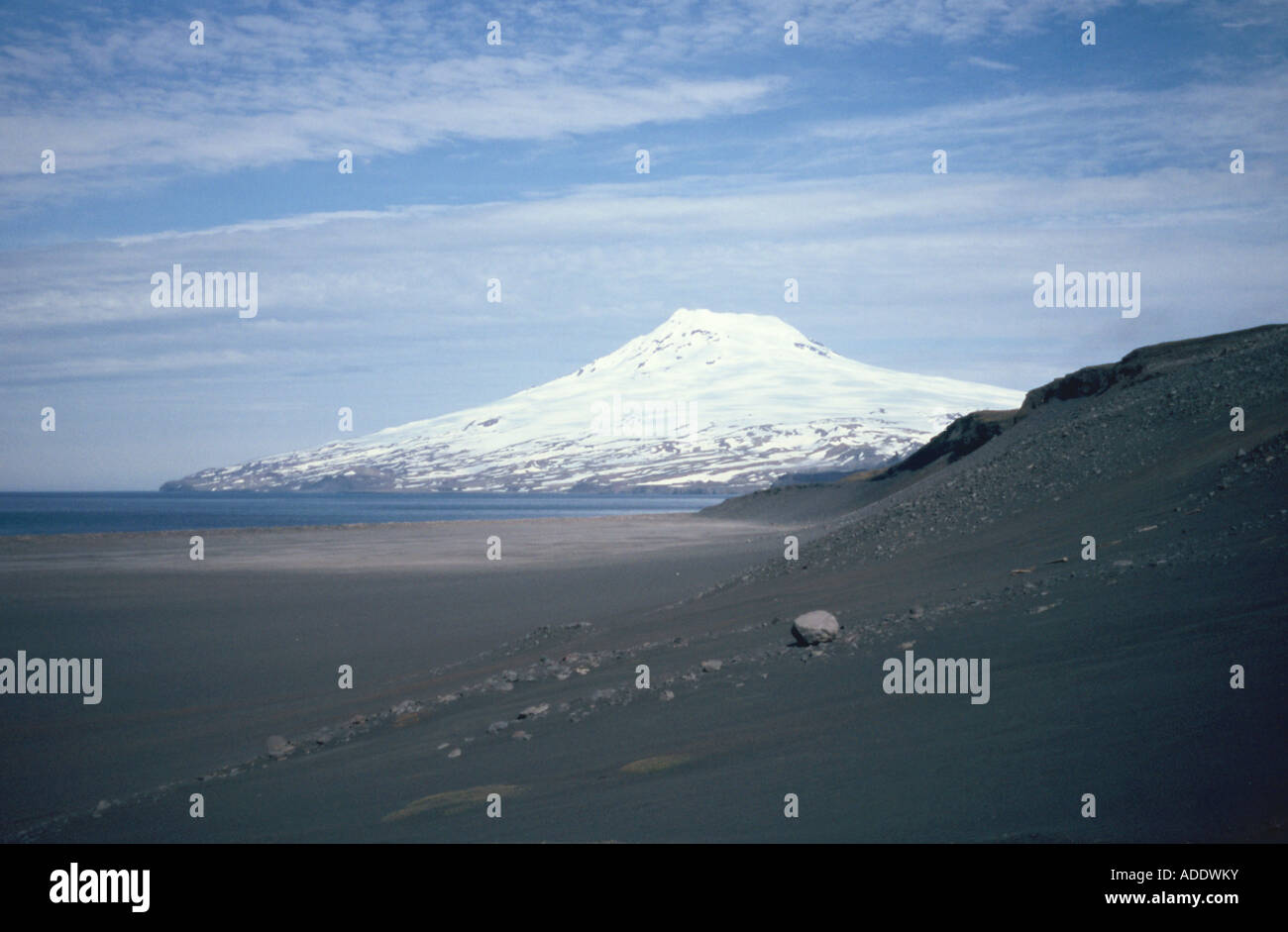 2270m high Beerenberg, the worlds' most northern volcano on the arctic ...