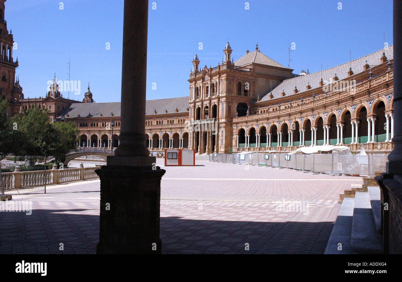 Maria luisa park promenade hi-res stock photography and images - Alamy