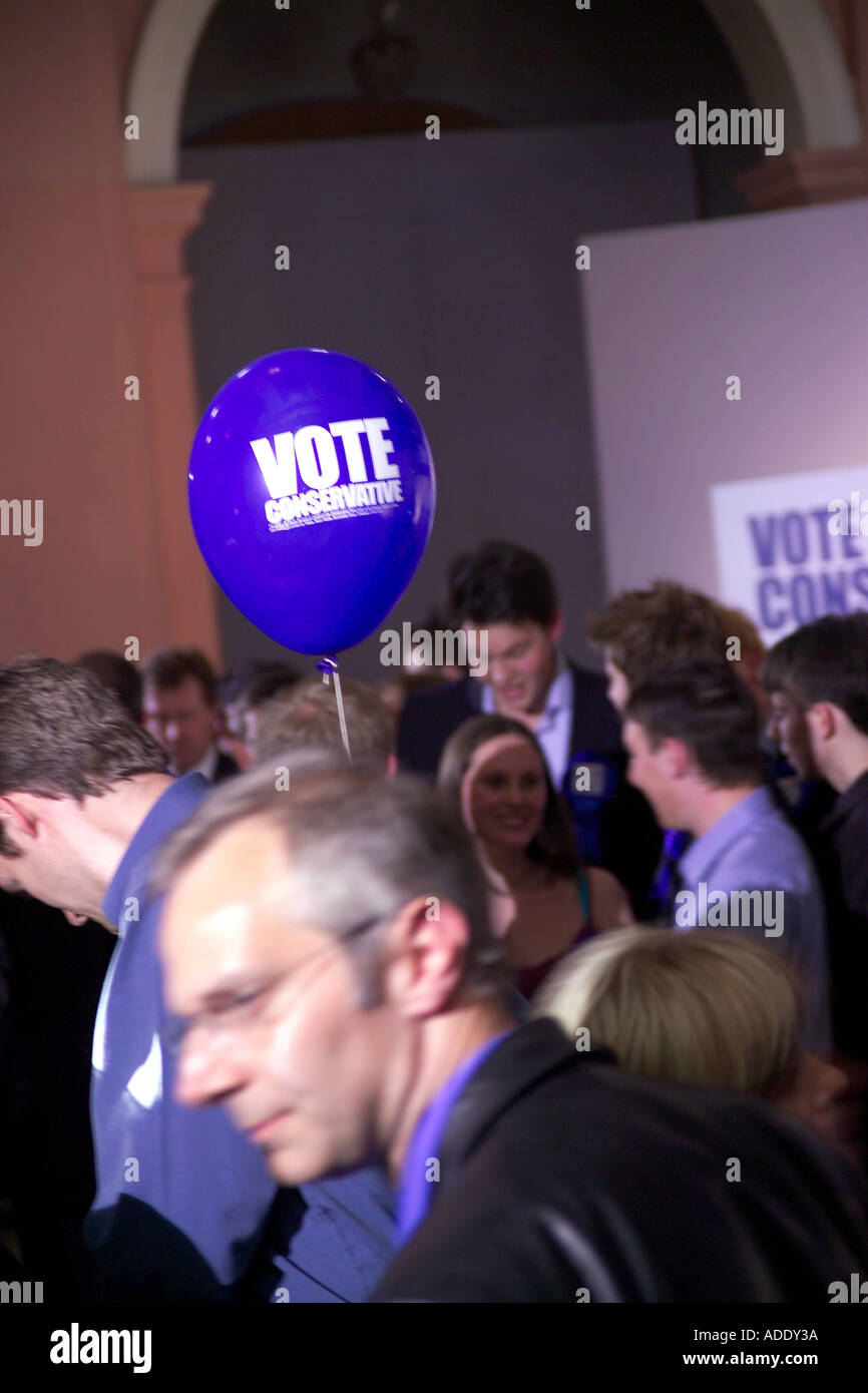 Labour general election campaign bus hi-res stock photography and ...