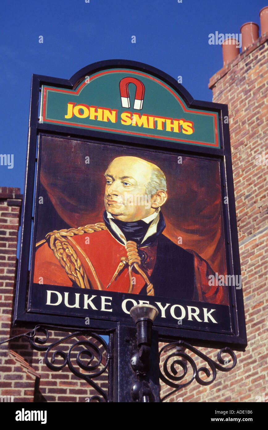 Duke of york pub sign hi-res stock photography and images - Alamy