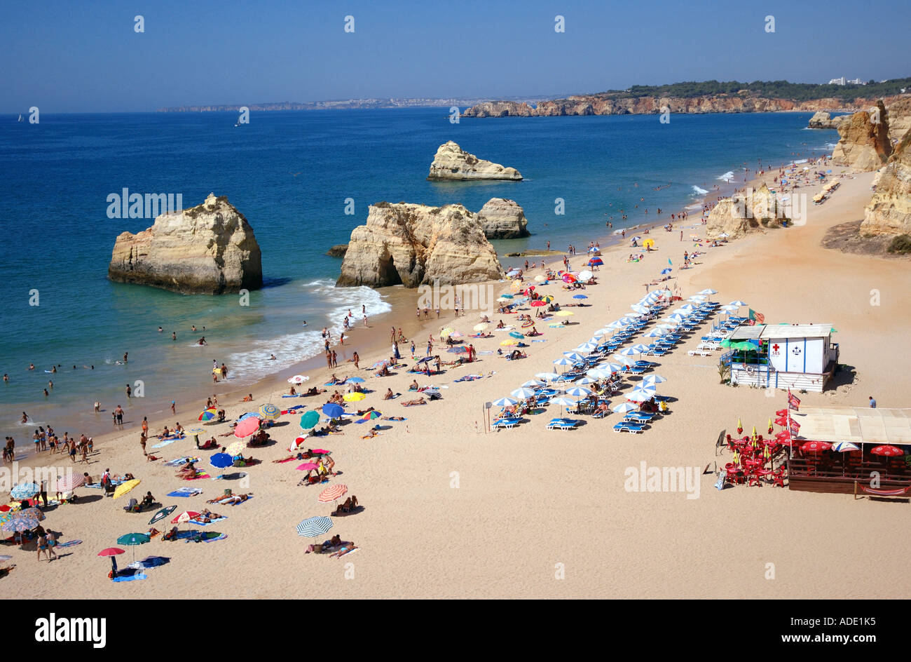 Portimão beach bar hi-res stock photography and images - Alamy