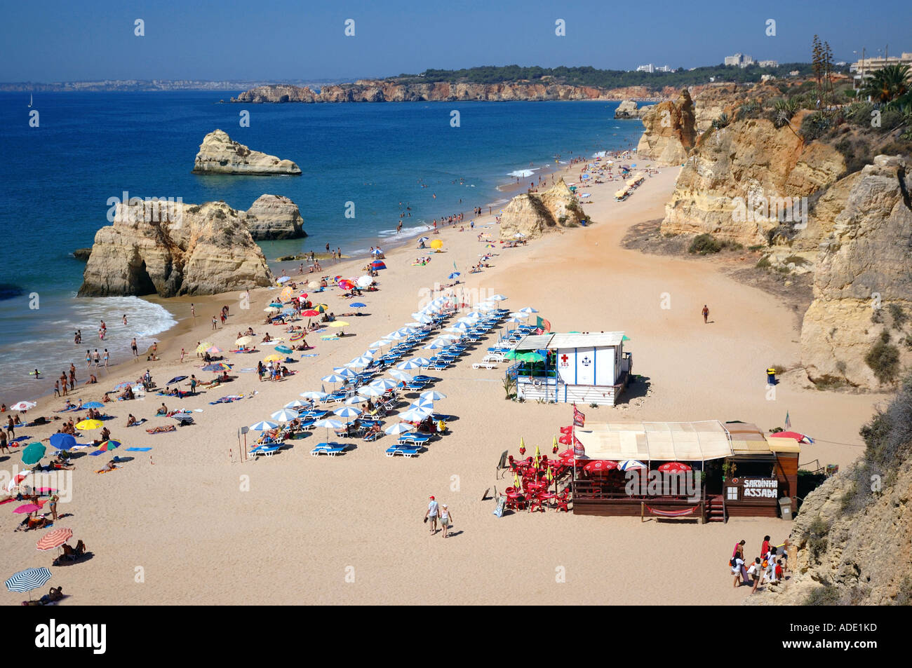 Portimão beach bar hi-res stock photography and images - Alamy