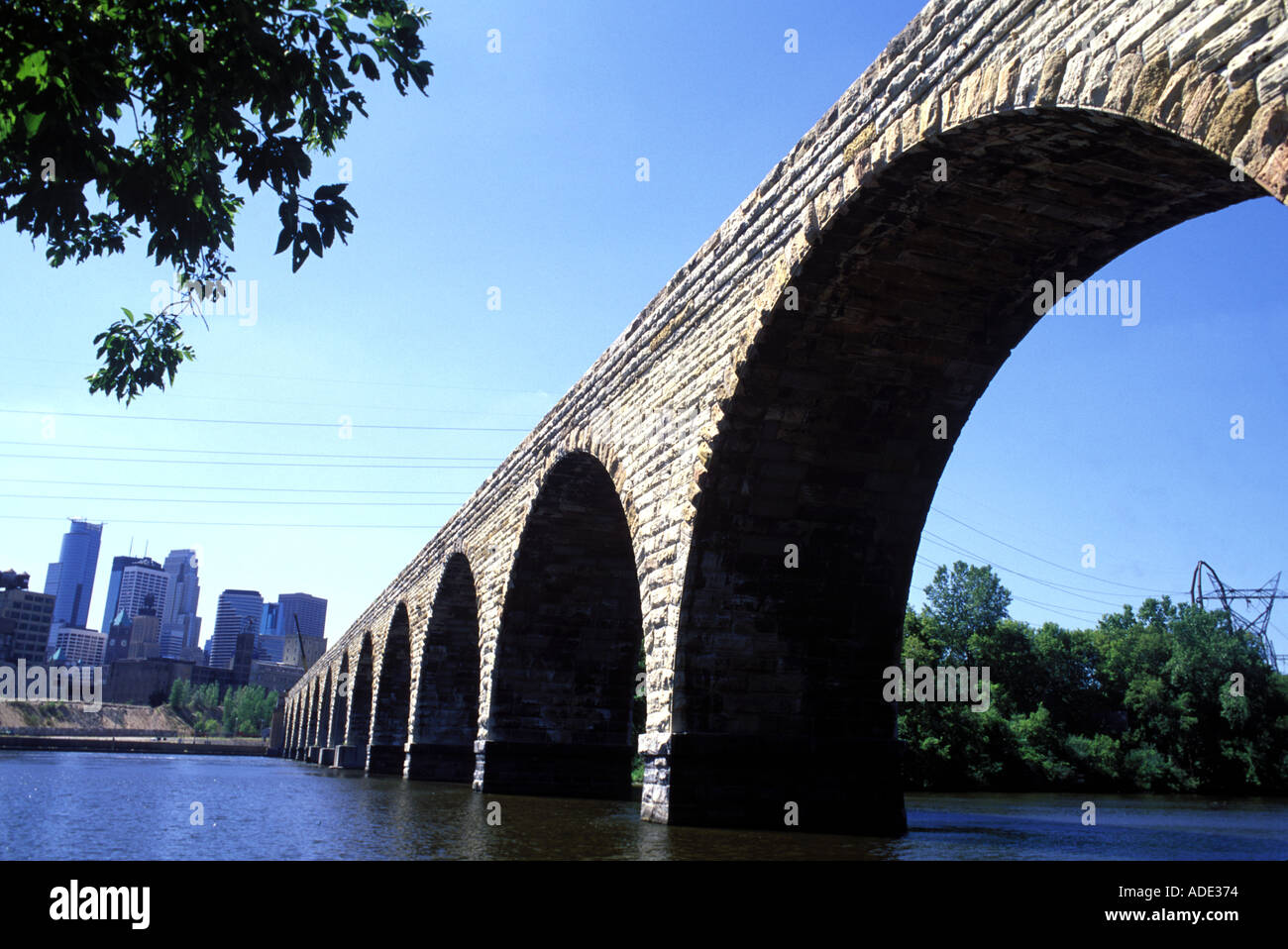 Stone arch bridge minneapolis hi-res stock photography and images - Alamy