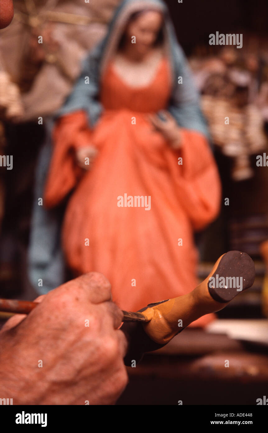 Napoli Italy painting the statues of the neapolitan creche Stock Photo ...