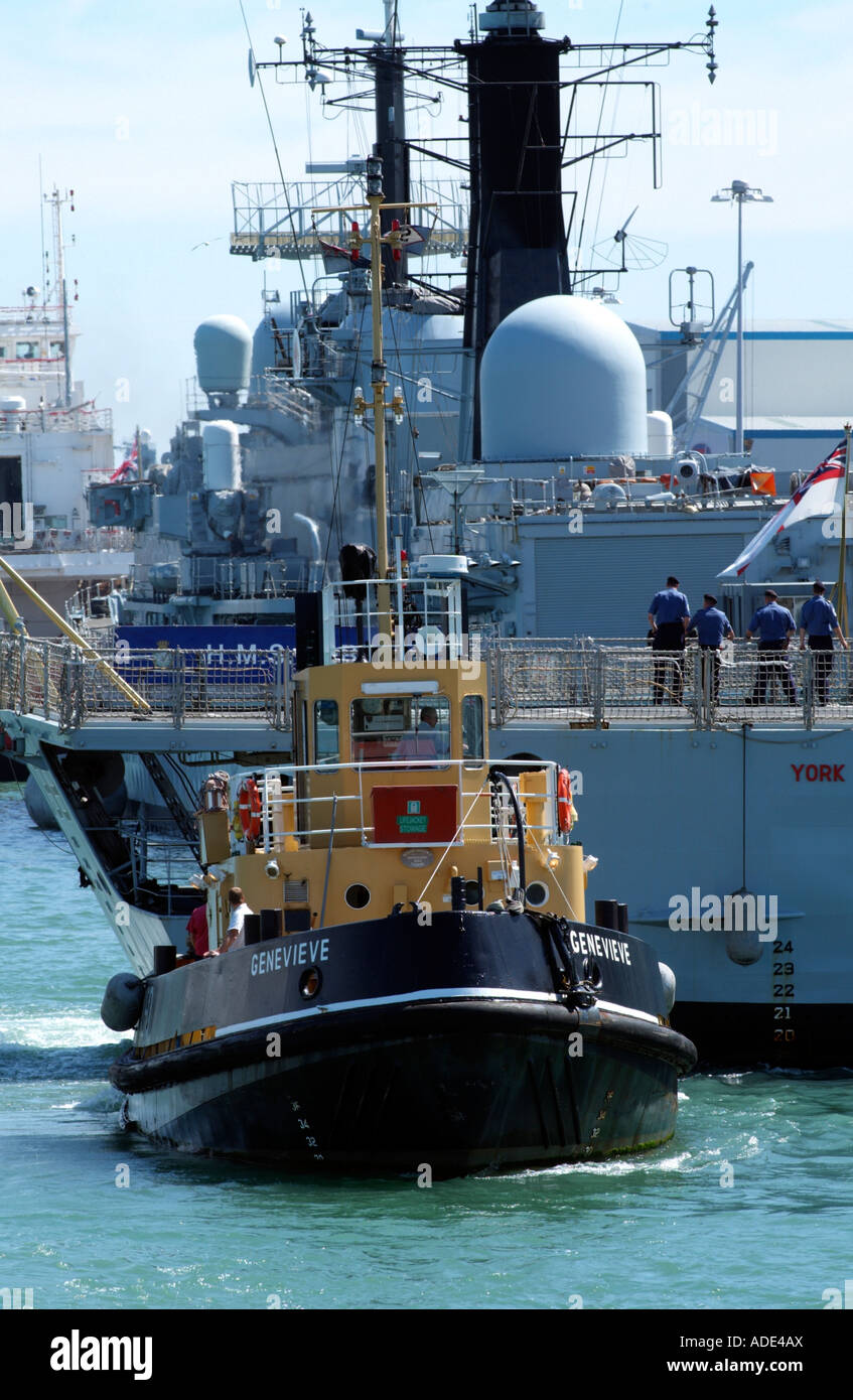 Hms york destroyer ship hi-res stock photography and images - Alamy