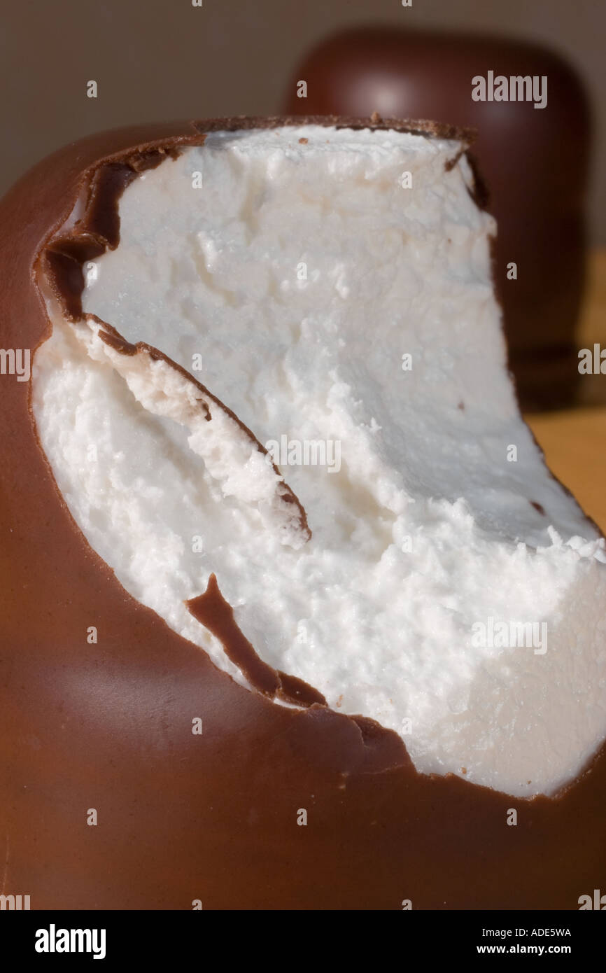 Schokolade foamy chocolate Negerkuss Stock Photo - Alamy