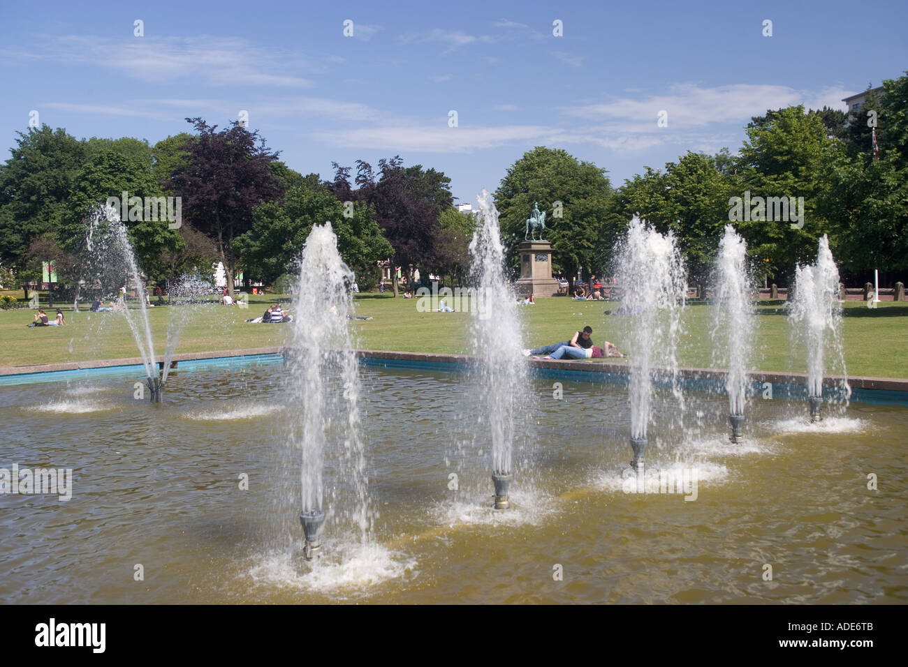 Cardiff city hall gardens hi-res stock photography and images - Alamy