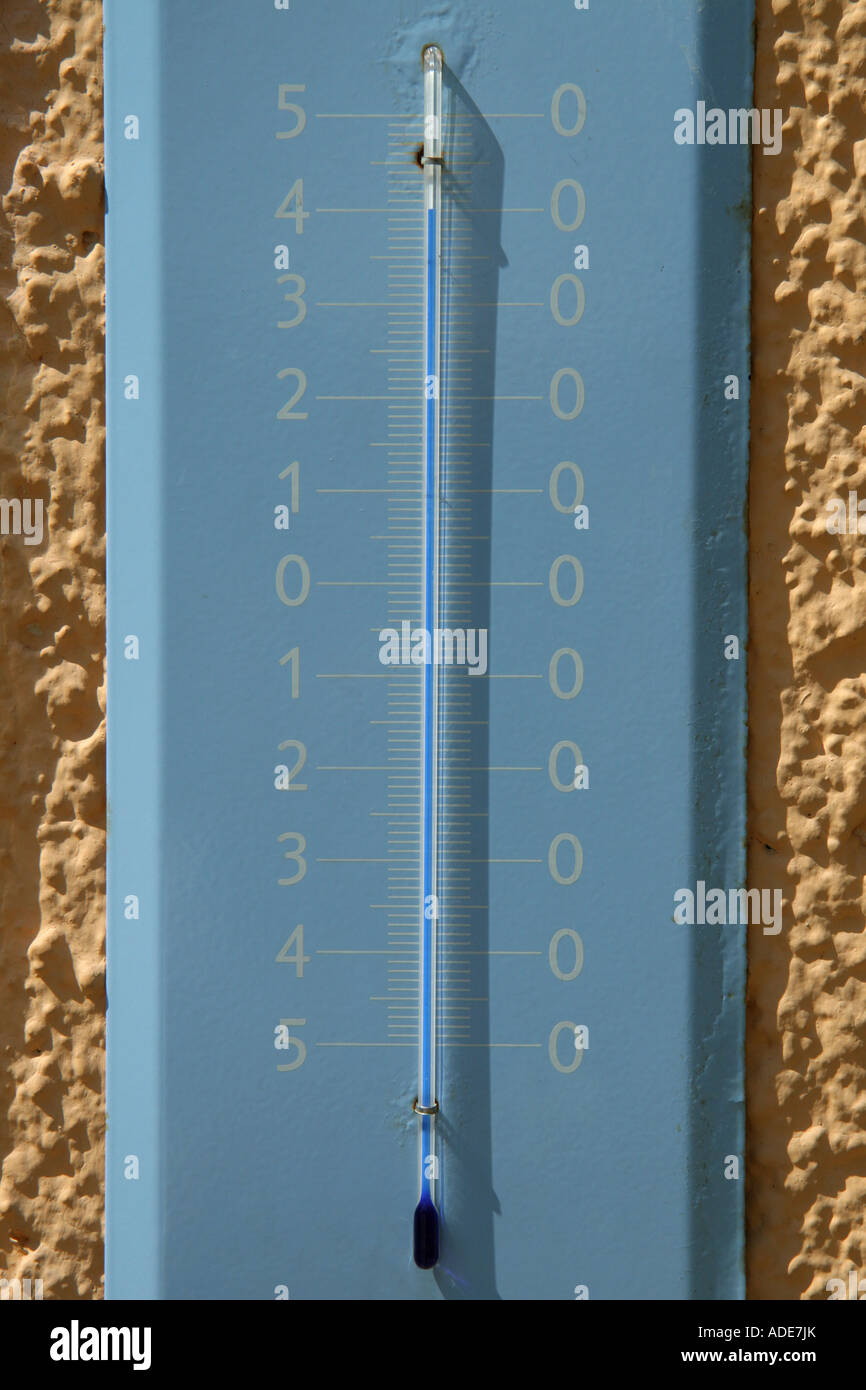 Thermometer showing 40 degrees Celsius during the day in june 2007 ...