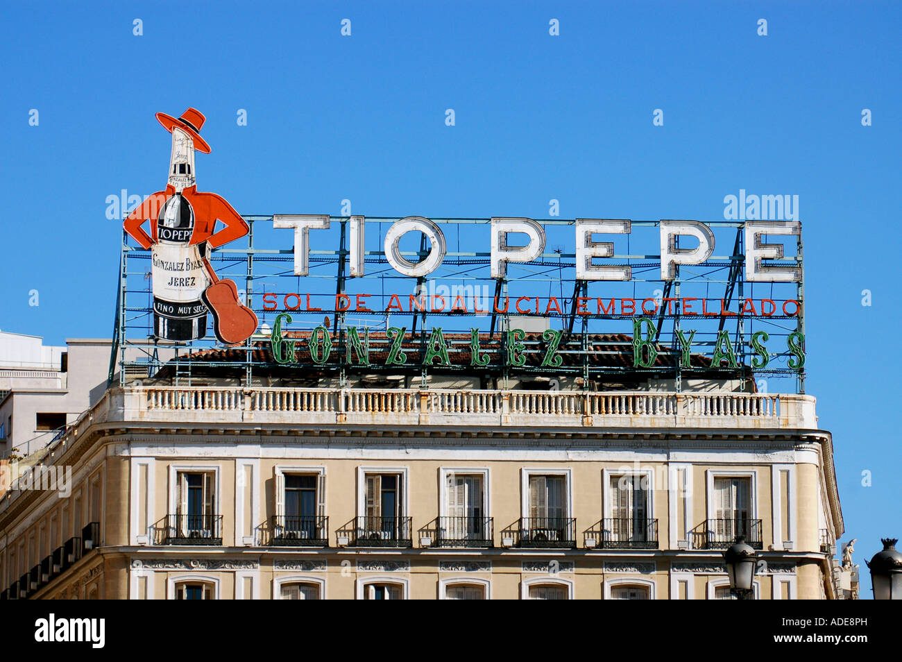 Tio pepe sign in puerta hi-res stock photography and images - Alamy