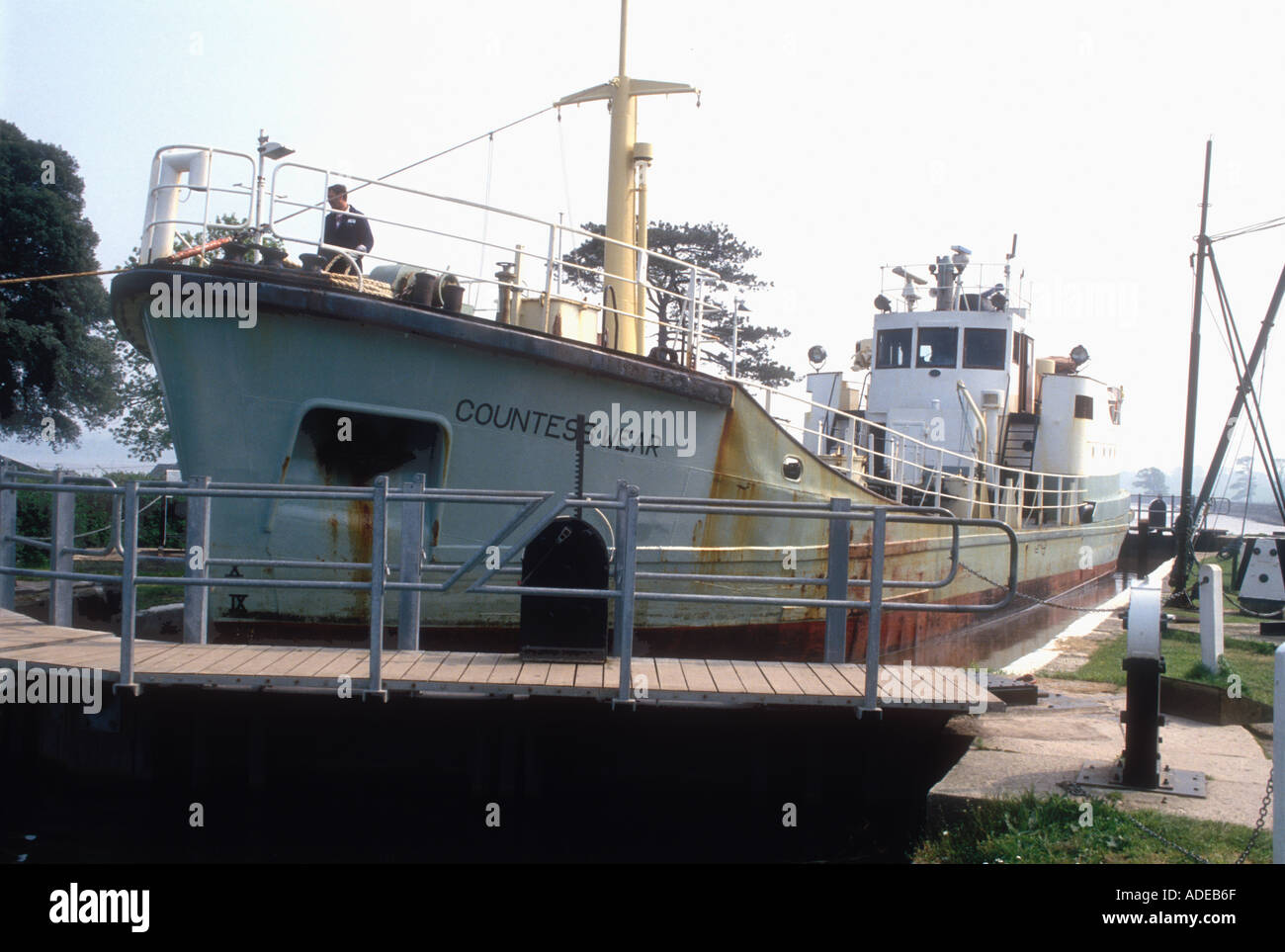 The sludge carrier vessel Countess Wear at Turf Lock on the Exeter Ship ...