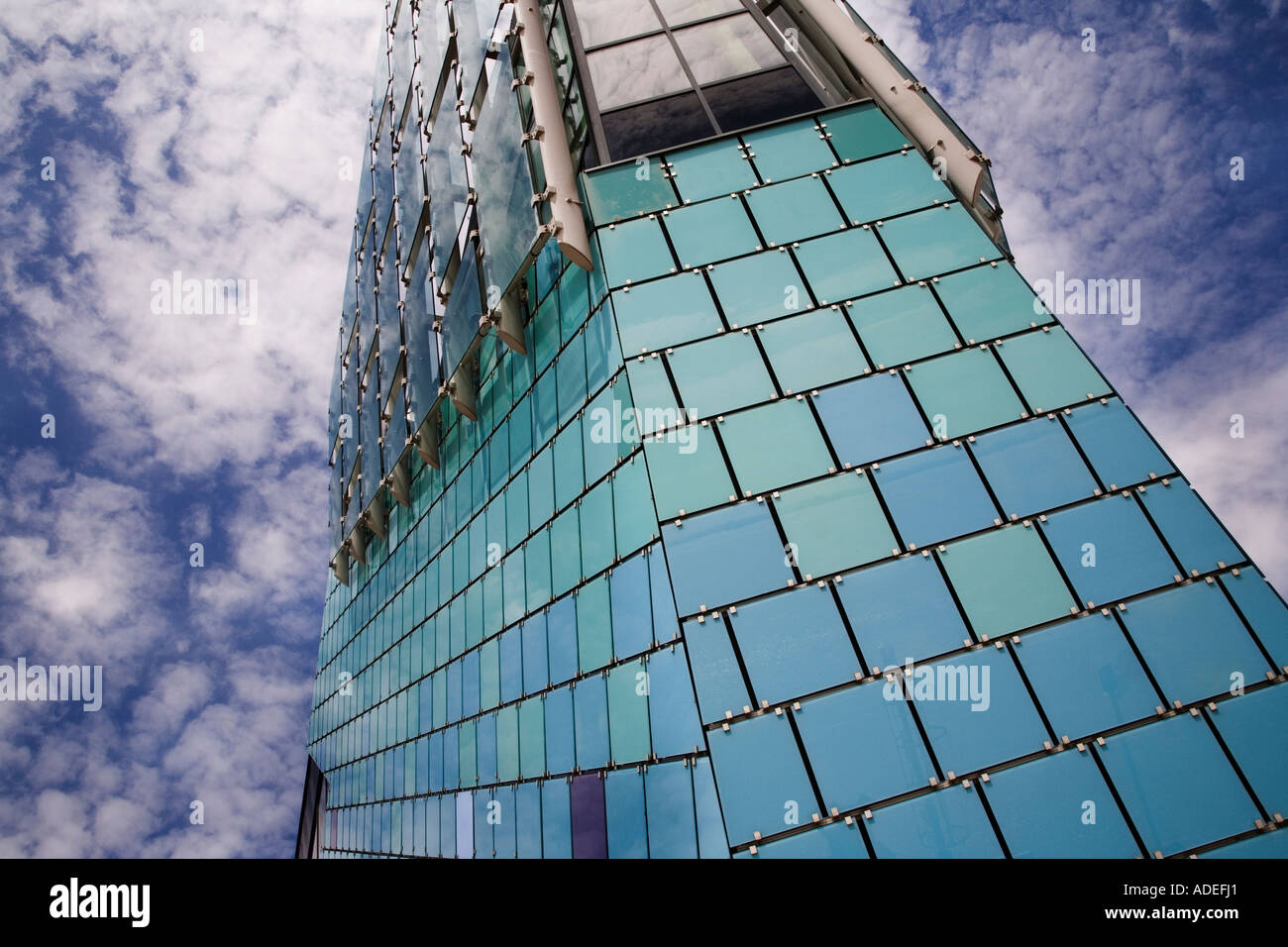 Sea life centre hull hi-res stock photography and images - Alamy