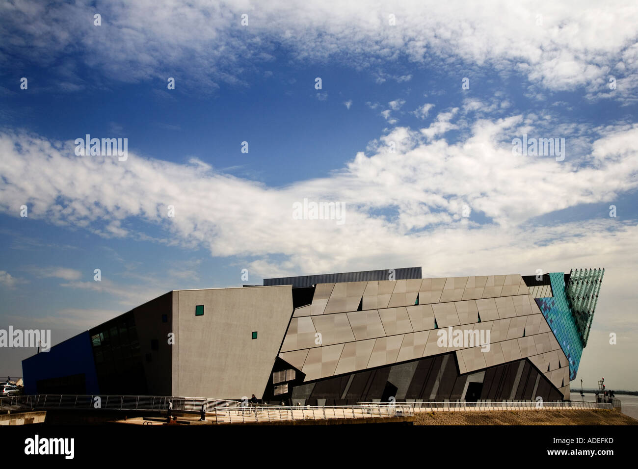 Sea life centre hull hi-res stock photography and images - Alamy