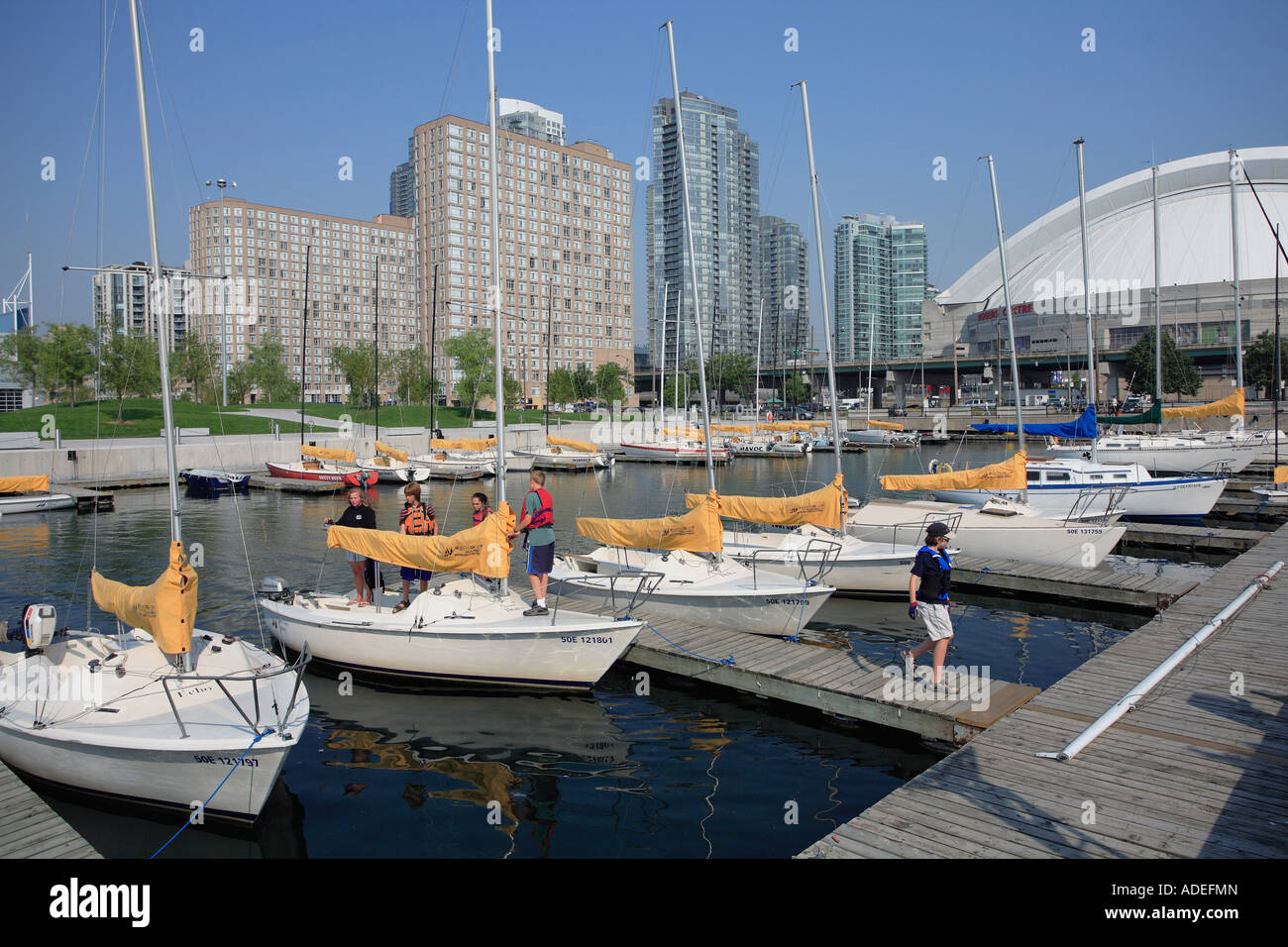 Canada Ontario Toronto Harbourfront sailboats Skydome Stock Photo - Alamy