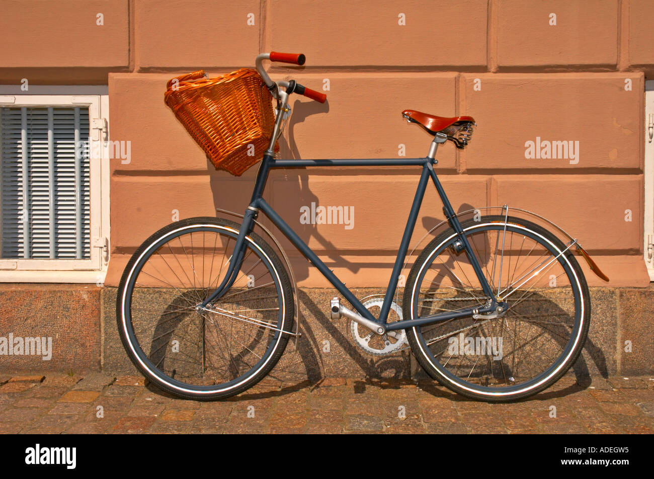 A bicycle against a wall in Copenhagen Danmark EU Stock Photo - Alamy